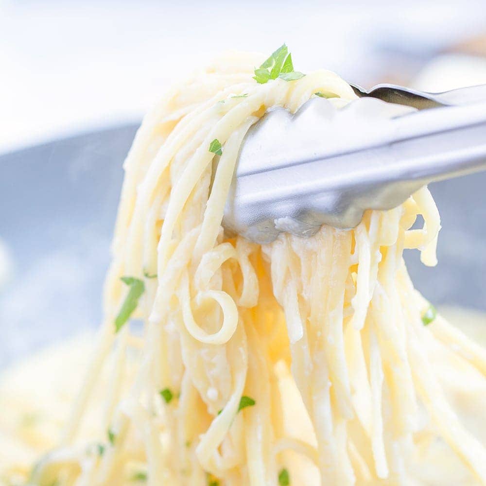 Garlic Parmesan Pasta (One Pot Pasta) | YellowBlissRoad.com