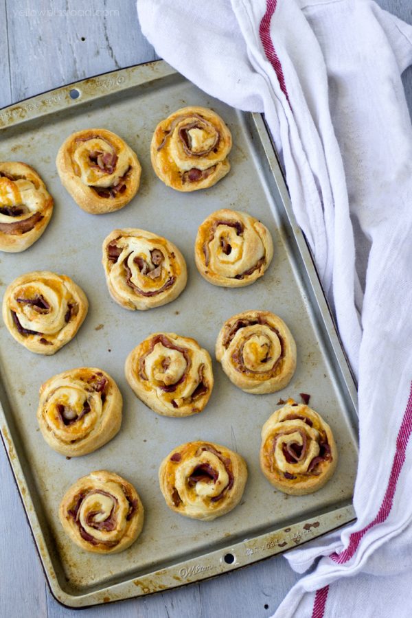 Easy Bacon Cheddar Pinwheels | YellowBlissRoad.com