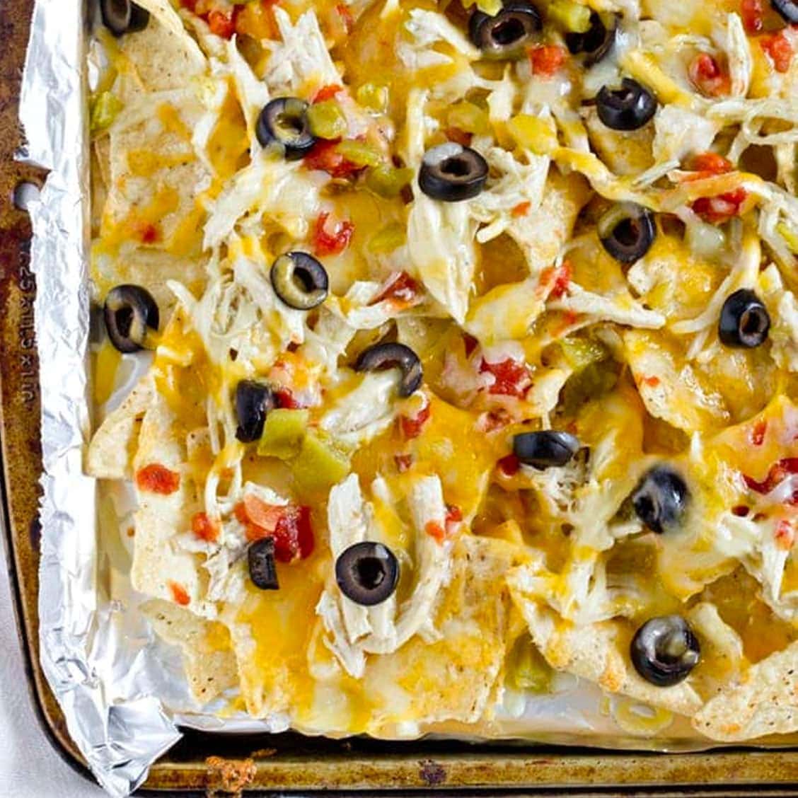Green Chile Chicken Enchilada Nachos | YellowBlissRoad.com