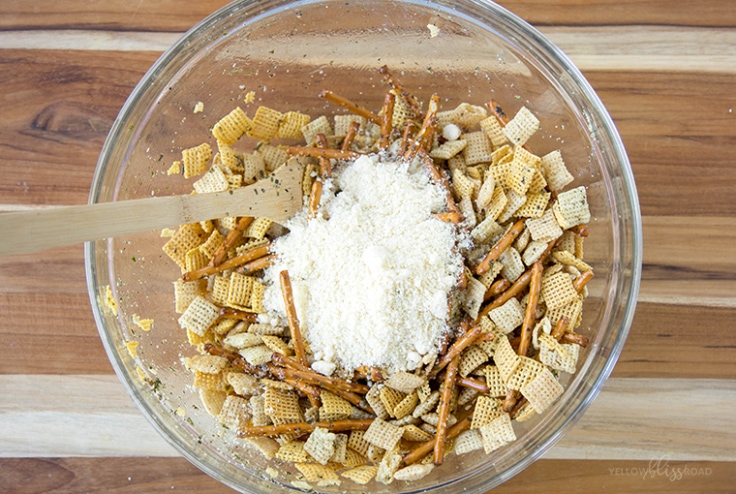 Garlic Bread Chex Mix - Yellow Bliss Road