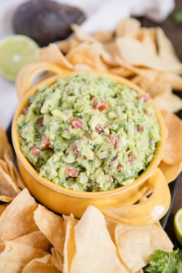 Fresh and Easy Guacamole Recipe | Yellow Bliss Road