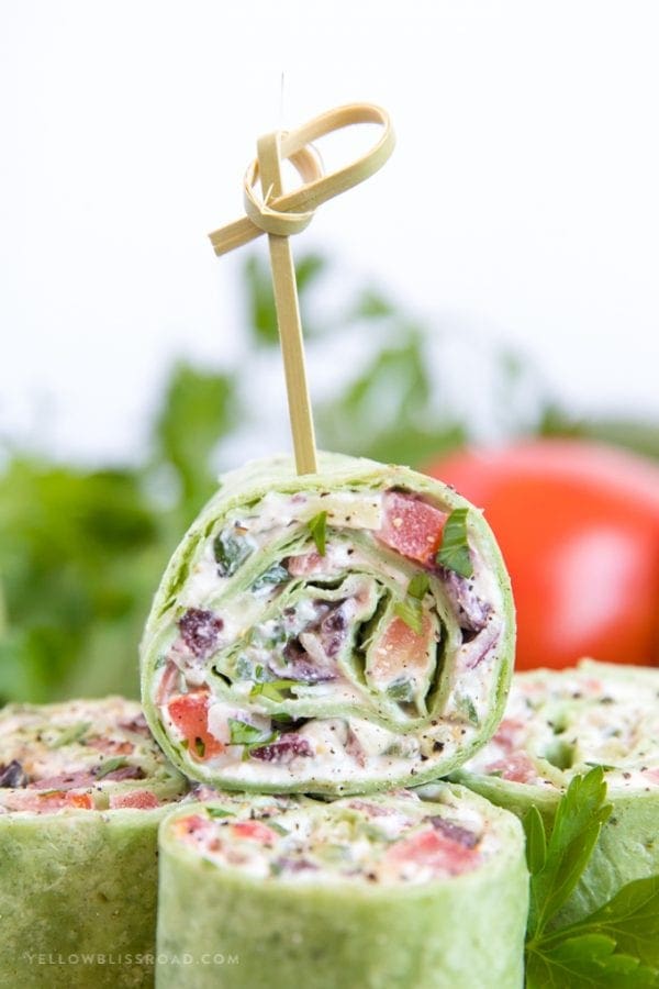 Greek Salad Pinwheels | Appetizer | YellowBlissRoad.com