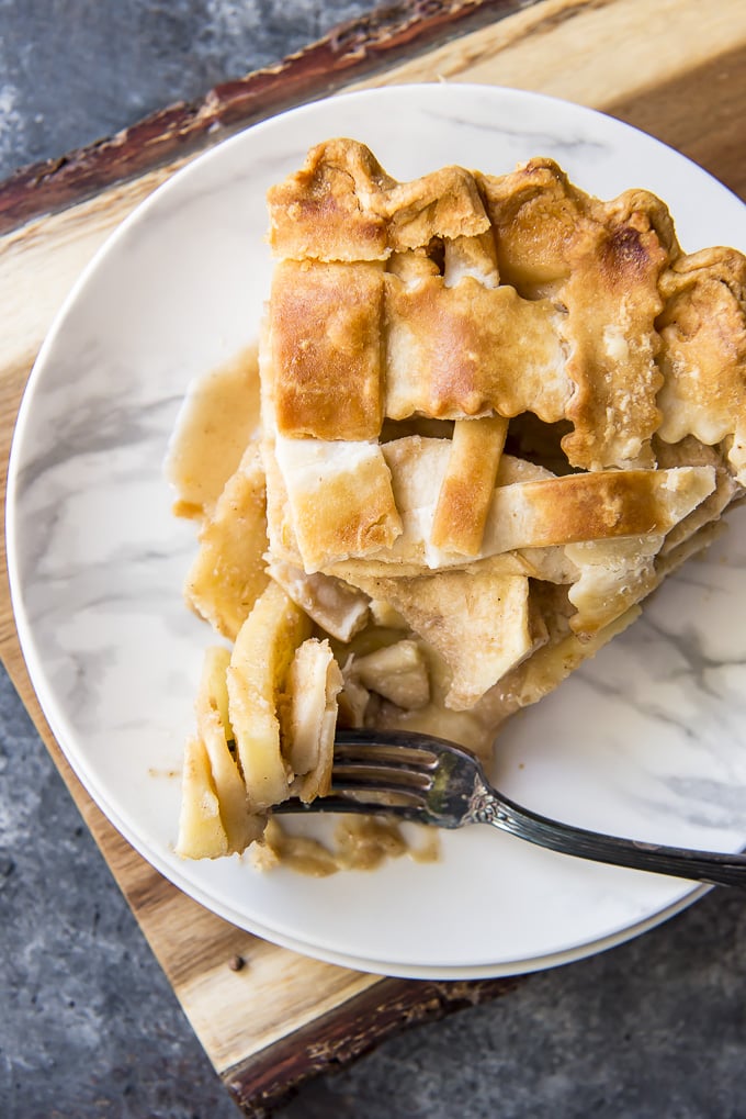 Classic Apple Pie Recipe | YellowBlissRoad.com
