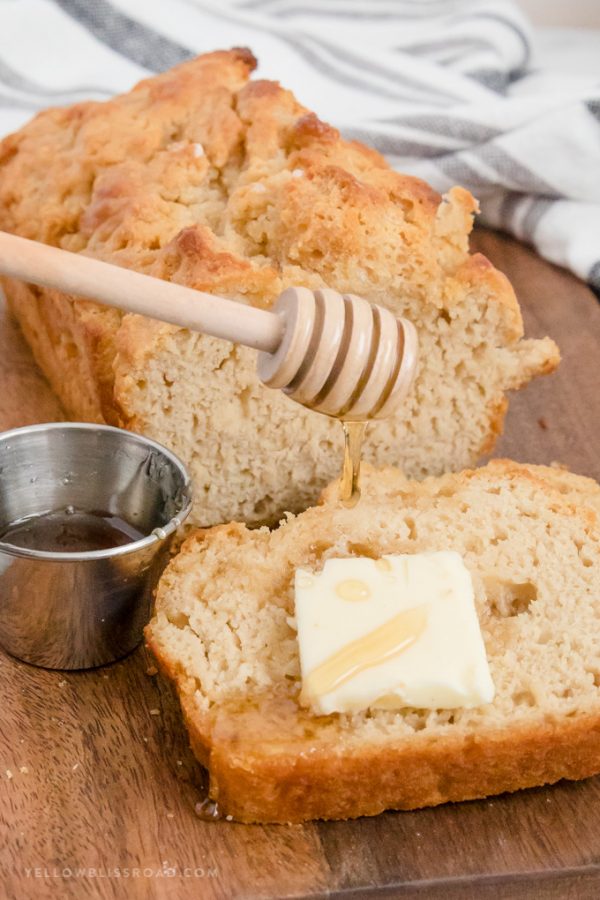 Easy Beer Bread Recipe | YellowBlissRoad.com
