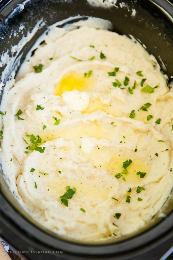 Best Crock Pot Mashed Potatoes (Slow Cooker) | YellowBlissRoad.com