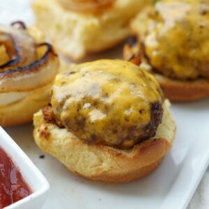 The Best Grilled Hamburger Sliders | YellowBlissRoad.com