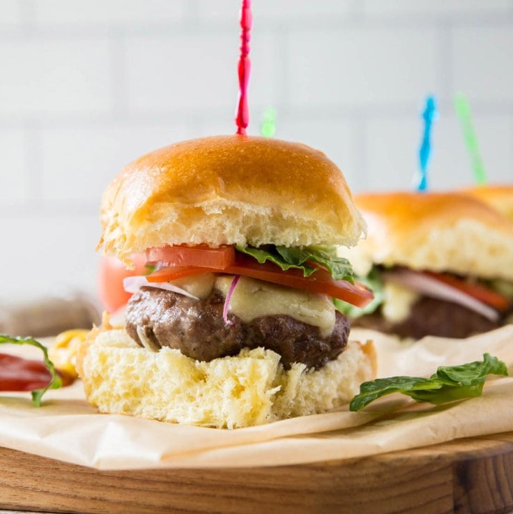 The Best Grilled Hamburger Sliders | YellowBlissRoad.com