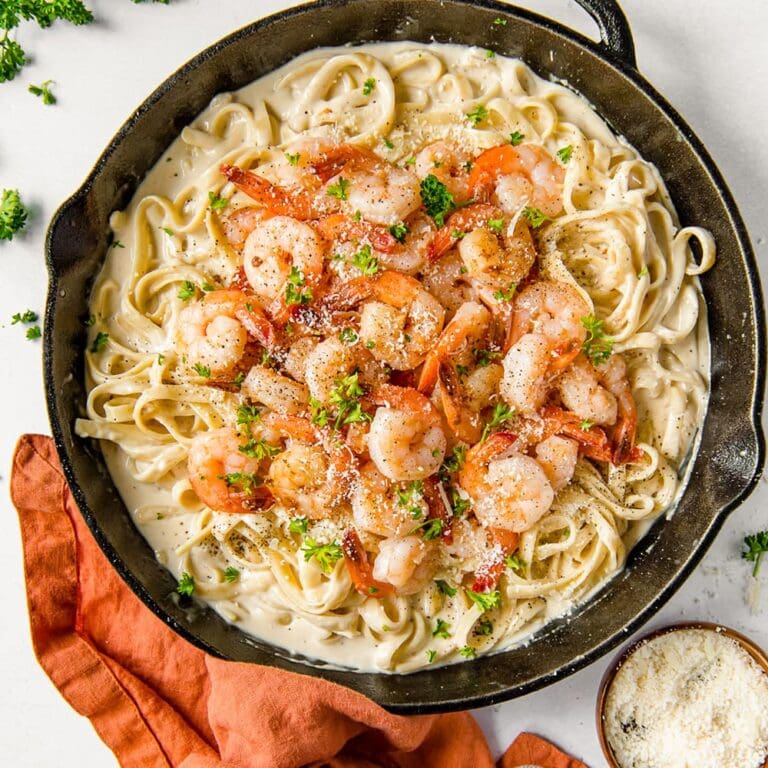 Easy Shrimp Alfredo Pasta - YellowBlissRoad.com Easy Shrimp Alfredo Pasta - YellowBlissRoad.com