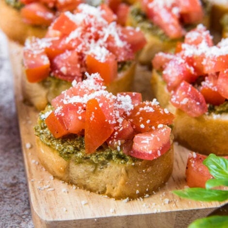 Easy Pesto Bruschetta Appetizer Recipe Yellowblissroad