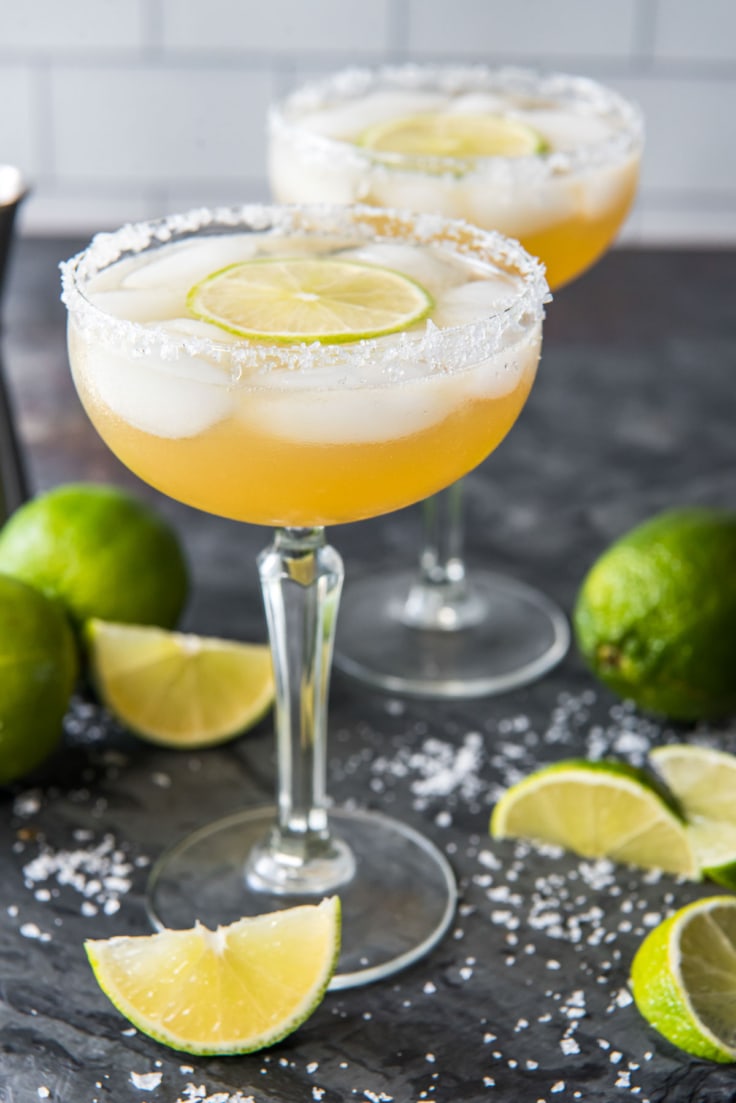 Easy Cadillac Margarita | YellowBlissRoad.com
