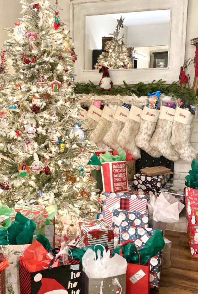 101 Stocking Stuffers for Kids (Kids Stocking Fillers)