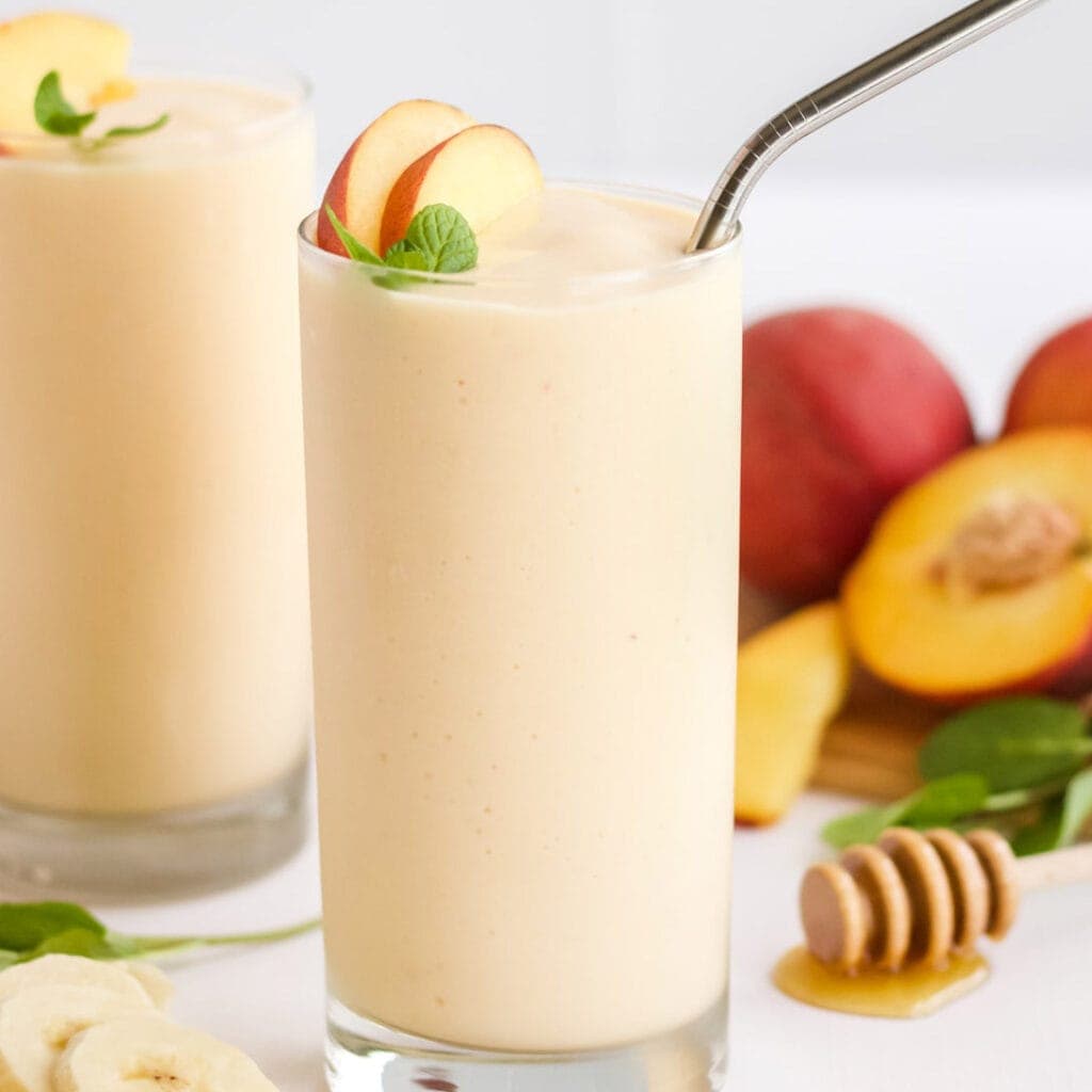 Quick and Easy Banana Peach Smoothie | YellowBlissRoad.com