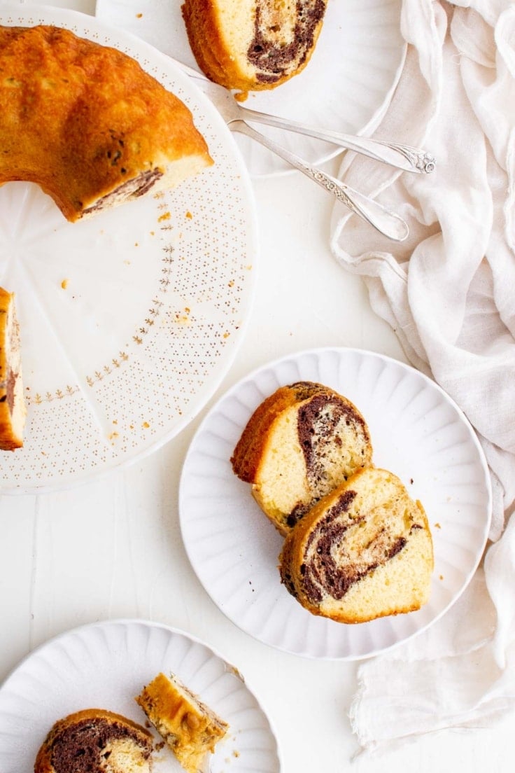 Easy Marble Cake (5 Ingredients!) | YellowBlissRoad.com
