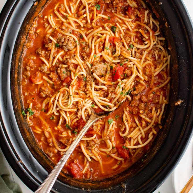 Easy Crockpot Spaghetti Recipe {No Boil Needed} – Yellow Bliss Road