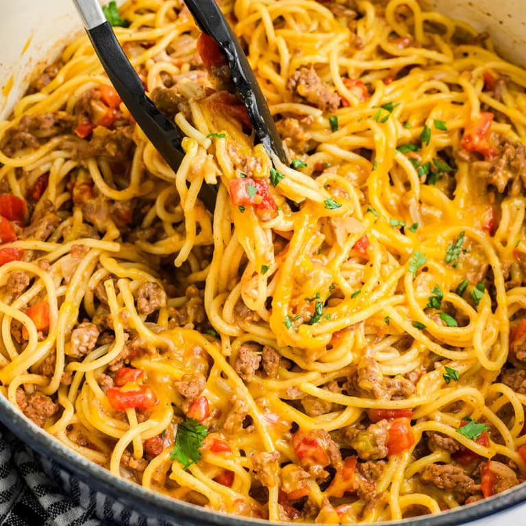 Creamy Cheesy Spaghetti | 4-Cheese Spaghetti