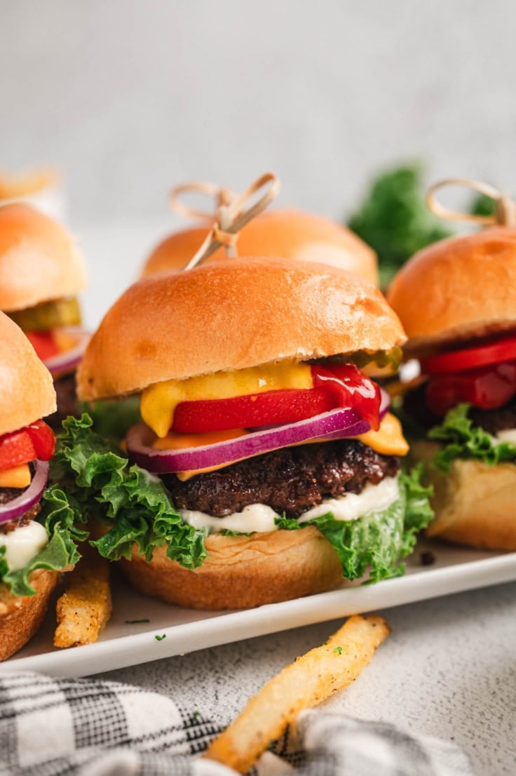 The Best Grilled Hamburger Sliders | YellowBlissRoad.com