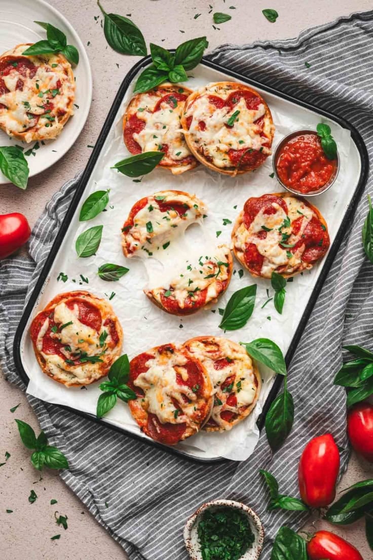 Kid-Approved English Muffin Pizza {10-Minute Recipe} - Yellow Bliss Road
