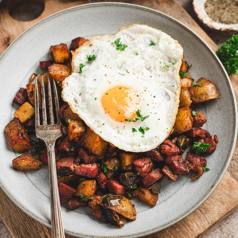 Homemade Corned Beef Hash {Easy Skillet Recipe} – Yellow Bliss Road
